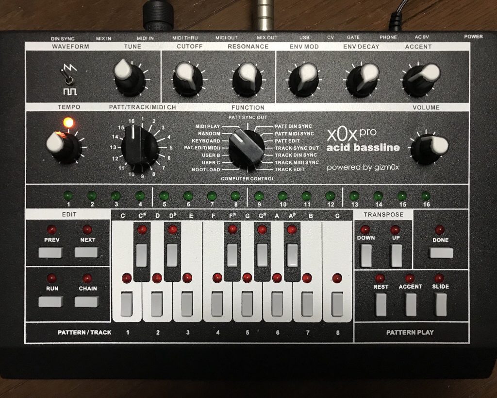 国産x0xb0x（303クローン）『gizm0x x0x-pro』 実機レビュー＆インタビュー | uzurea.net